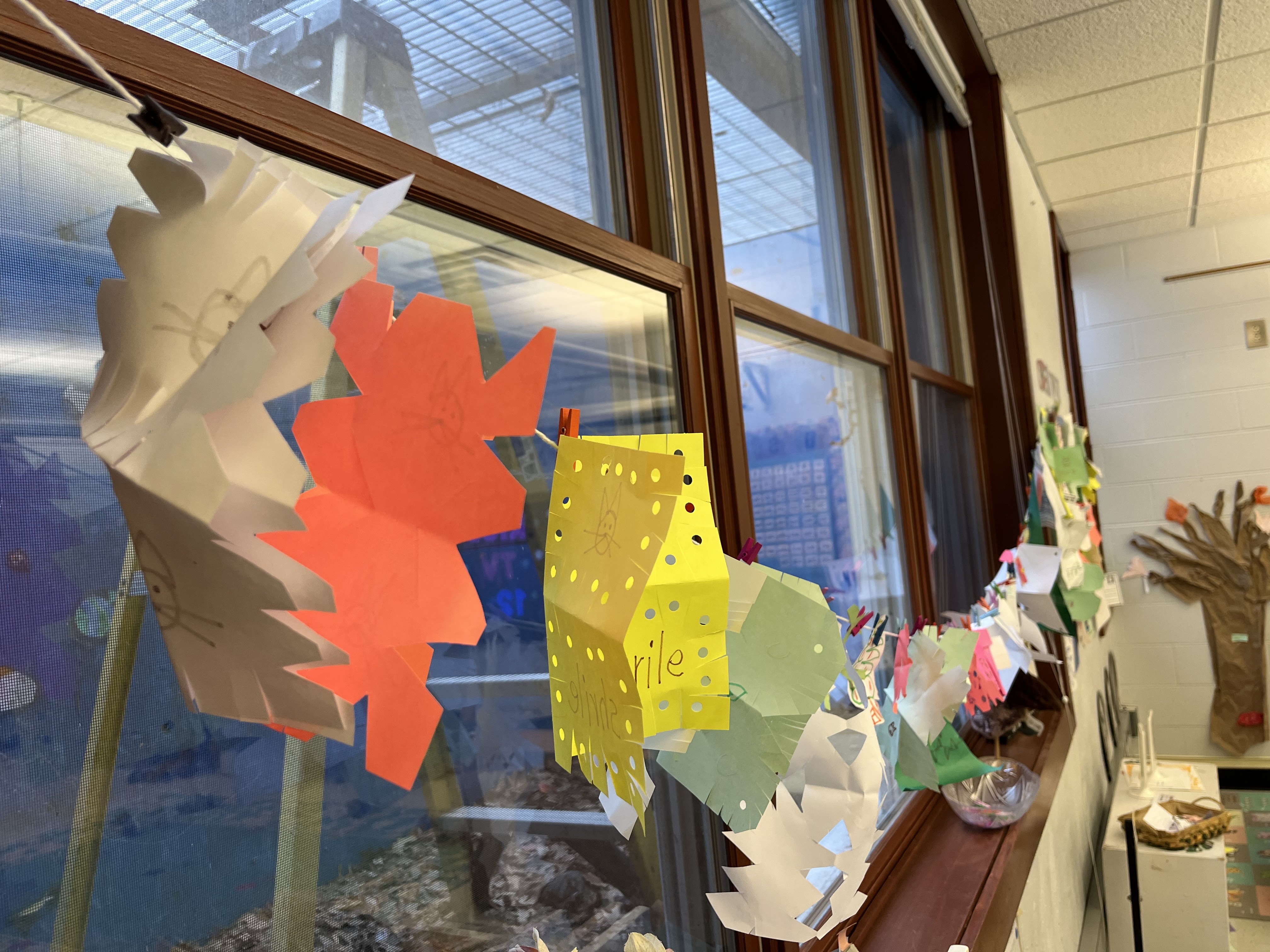 Decorating for Christmas: Open-ended art exploration – Mrs. Coomber's ...